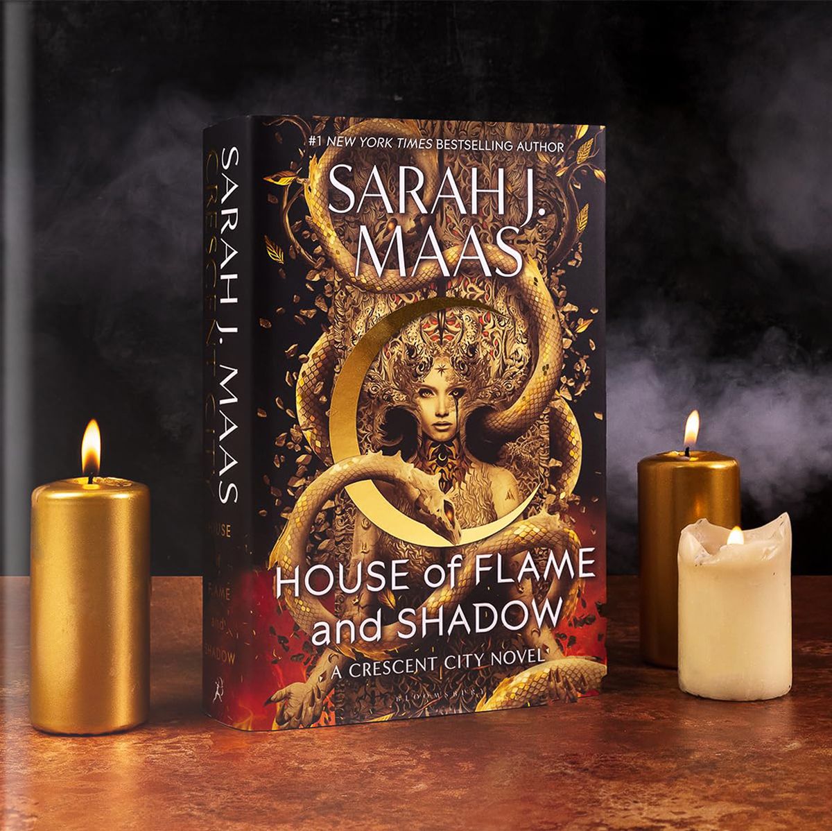 House of Flame and Shadow (Crescent City, Book 3), Sarah J. Maas ...